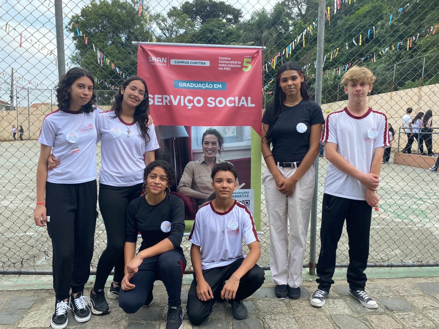 Alunos do Colégio Marli Queiroz de Azevedo apresentam trabalho sobre a importância e o papel do ...